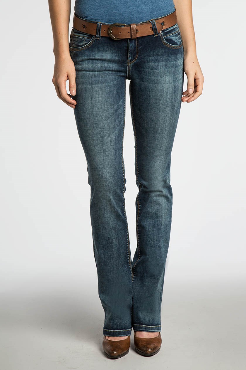 Je consulte jean-femme.club pour compléter mon look